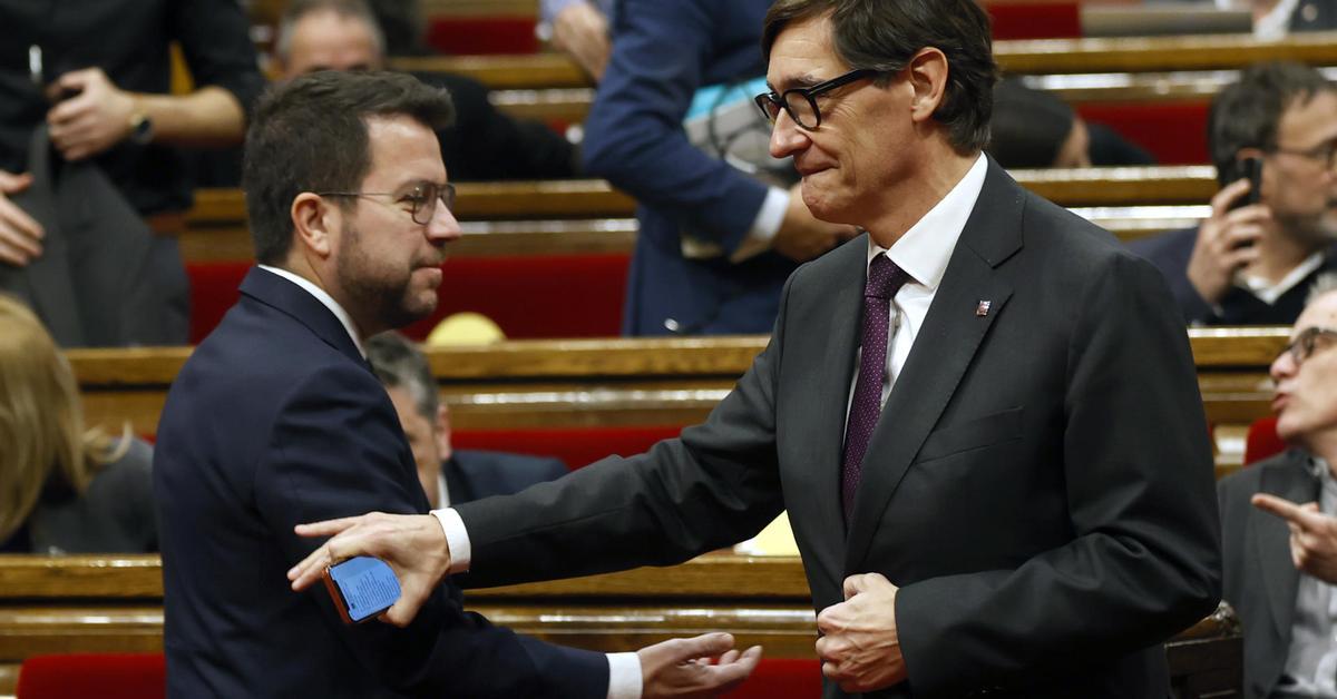 Aragonès busca una campaña cuerpo a cuerpo con Illa y orillar a Puigdemont