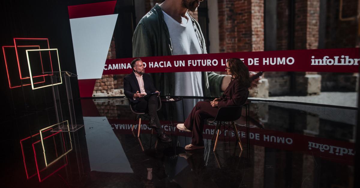 Mónica García: "Fumar ya no es atractivo, por eso la industria pone el ...