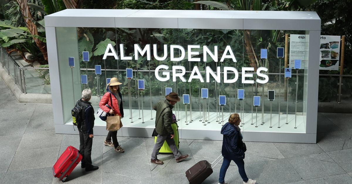 La estación Puerta de Atocha ya lleva el nombre de Almudena Grandes: "Fue la mejor embajadora de ...